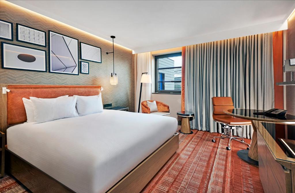 25+ Best Hotels near London Bridge with Parking, London EC4R 3TN ...