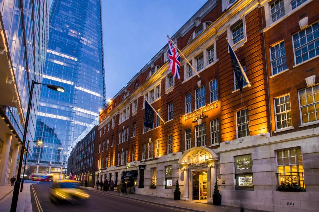 25+ Best Hotels near London Bridge with Parking, London EC4R 3TN ...